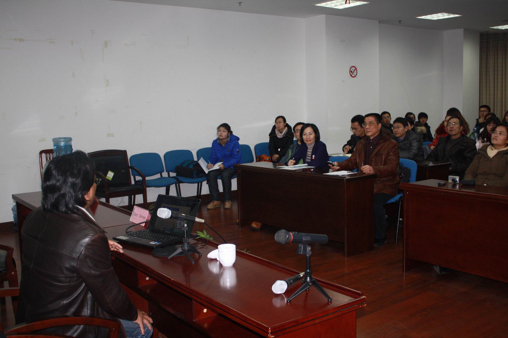 管理学院邀请澳大利亚Shams Rahman教授作专题讲座