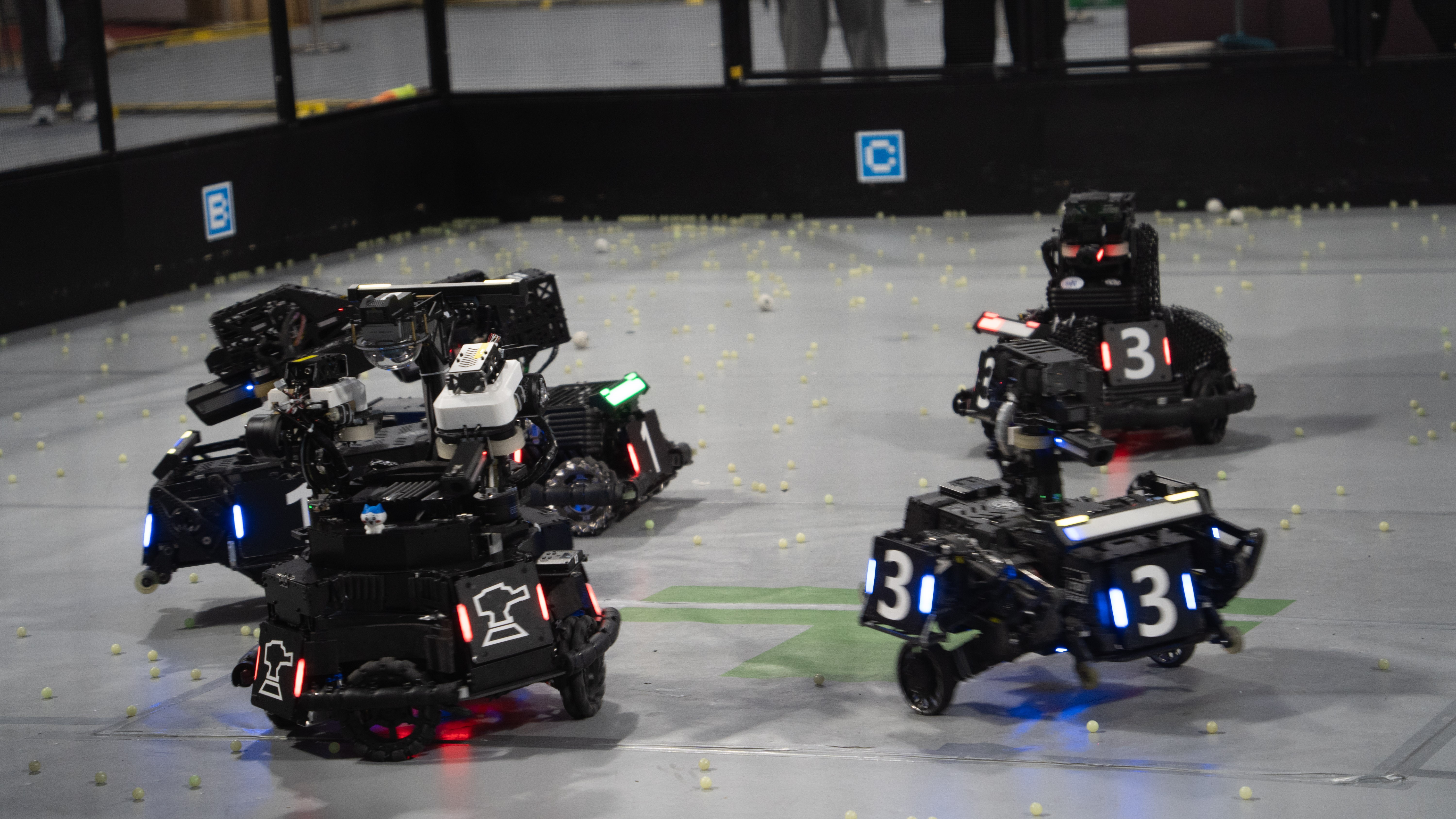 全国大学生机器人大赛RoboMaster2025机甲大师高校联盟赛（上海站）在我校成功举办